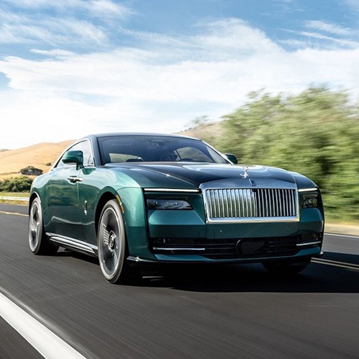 First Drive: The All-Electric Rolls-Royce Spectre Is a Silent 584-HP ...