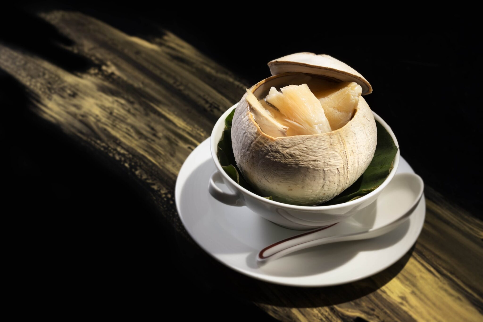 What It’s Like to Stay at the Ritz-Carlton, Hong Kong, the Highest ...