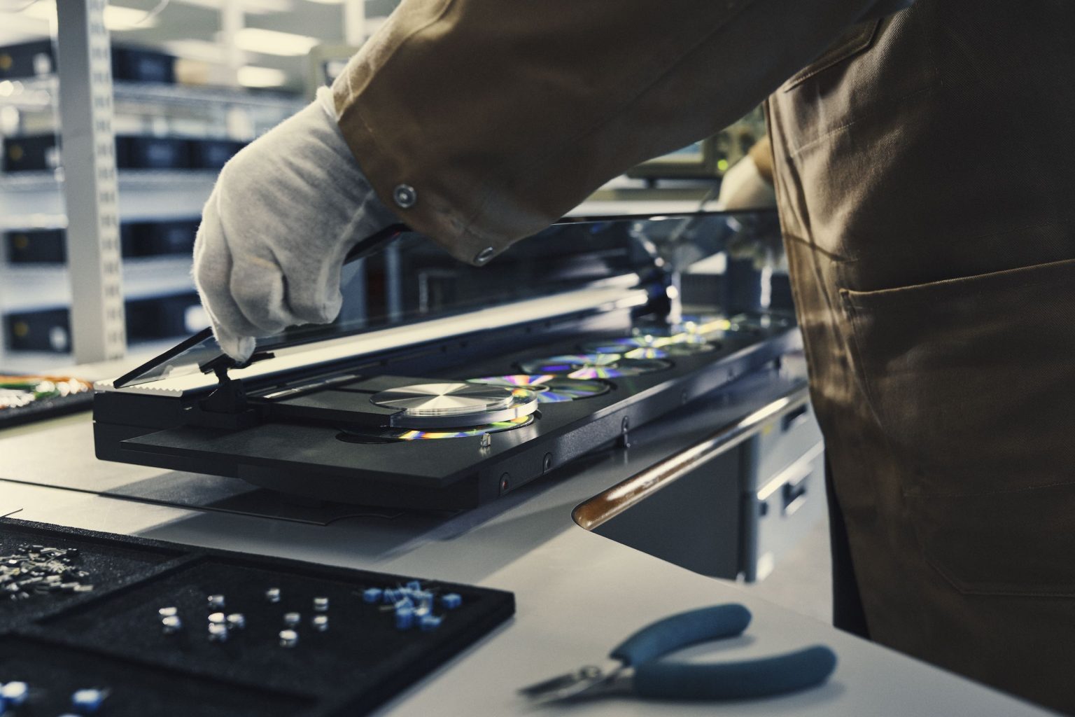 Bang & Olufsen’s Iconic Recreated Beosystem 9000c is One for the Ages ...