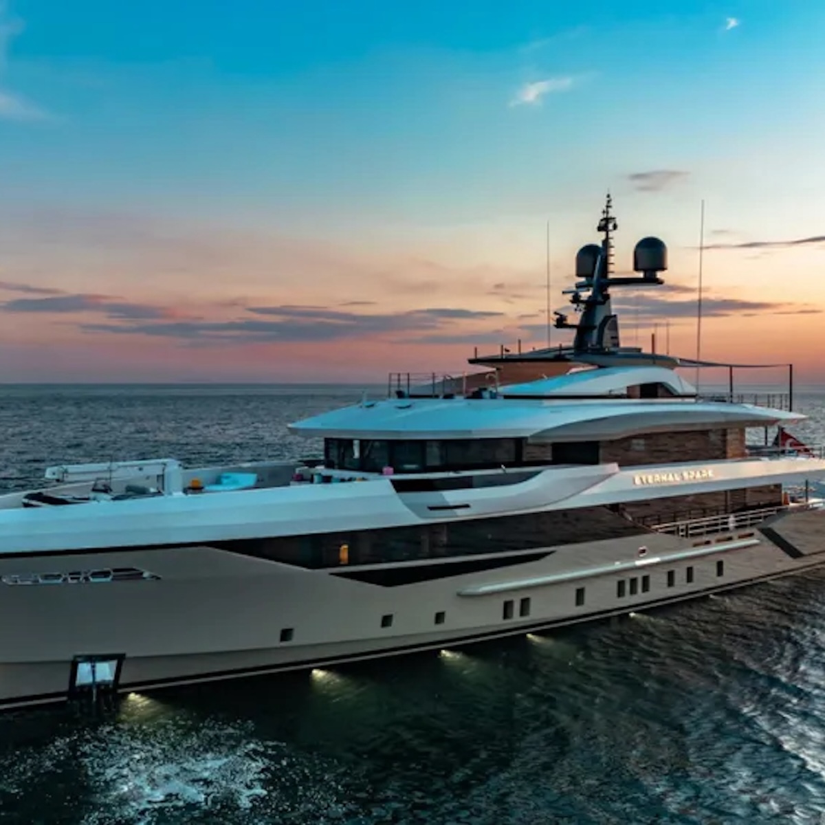 This New 164-Foot Superyacht Is Like a Floating Night Club | Robb ...